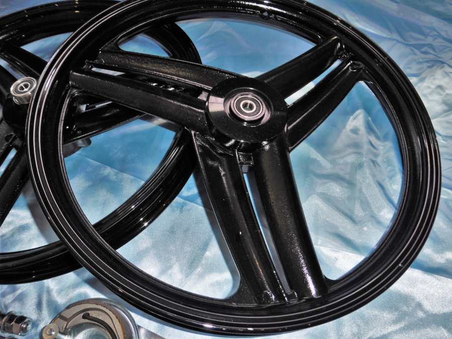 Pair of 17-inch CGN rims for PEUGEOT 103 type GRIMECA moped, color of ...